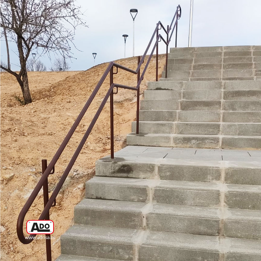 Barandilla de doble pasamano tubular en Setmenat - ADO Blog